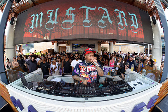 Marquee Dayclub Pool Party | Bachelorette Vegas